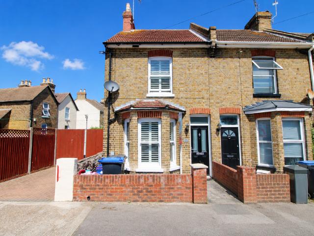 2 bedroom end of terrace house for sale