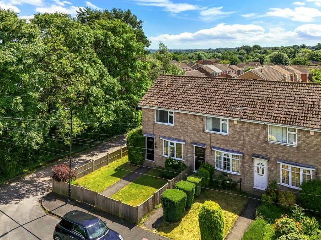 2 bedroom end of terrace house for sale
