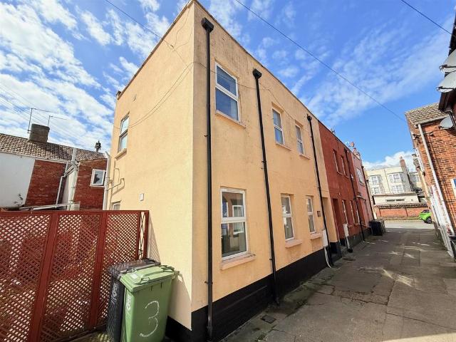 2 bedroom end of terrace house for sale