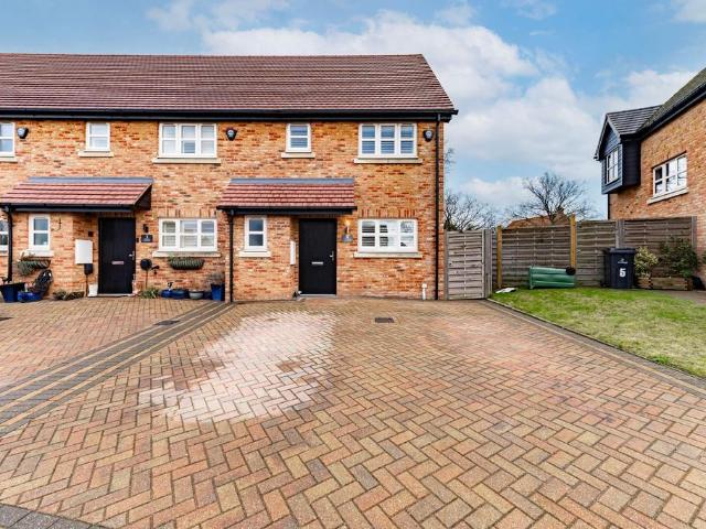 2 bedroom end of terrace house for sale