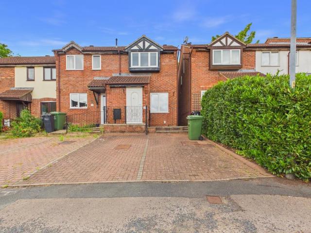 2 bedroom end of terrace house for sale