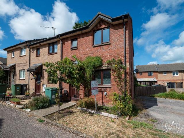 2 bedroom end of terrace house for sale