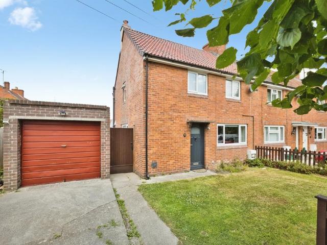 2 bedroom end of terrace house for sale