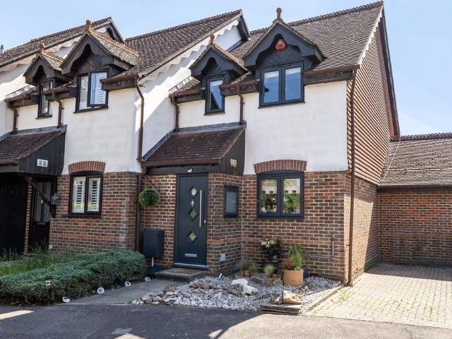 2 bedroom end of terrace house for sale