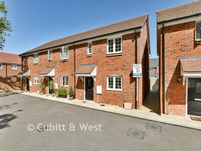 2 bedroom end of terrace house for sale