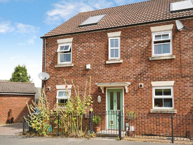 2 bedroom end of terrace house for sale