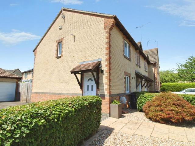 2 bedroom end of terrace house for sale