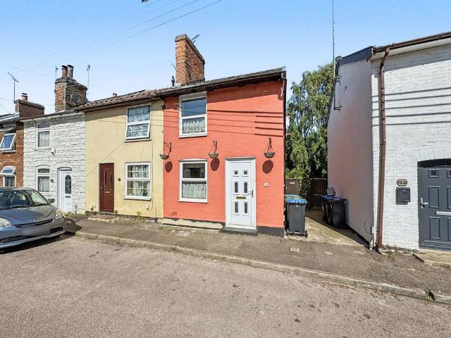 2 bedroom end of terrace house for sale