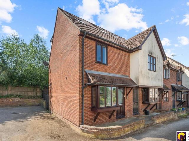 2 bedroom end of terrace house for sale