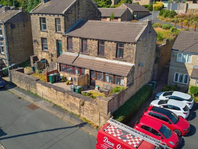 2 bedroom end of terrace house for sale