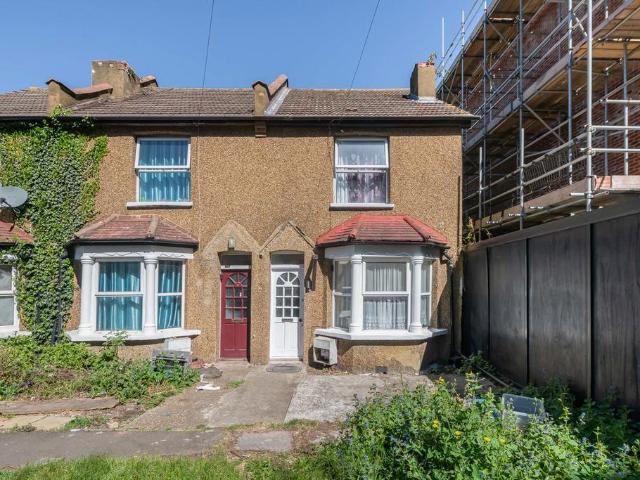 2 bedroom end of terrace house for sale