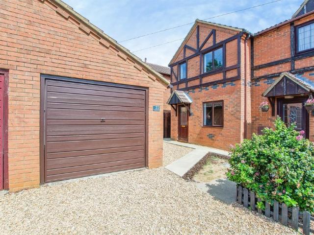 2 bedroom end of terrace house for sale