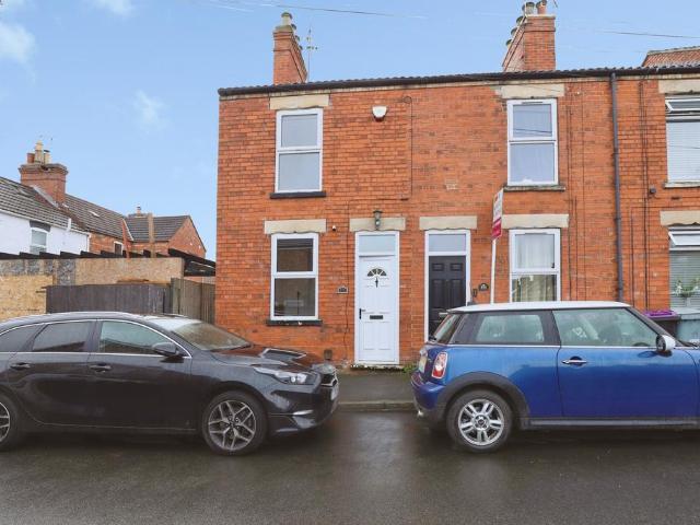 2 bedroom end of terrace house for sale