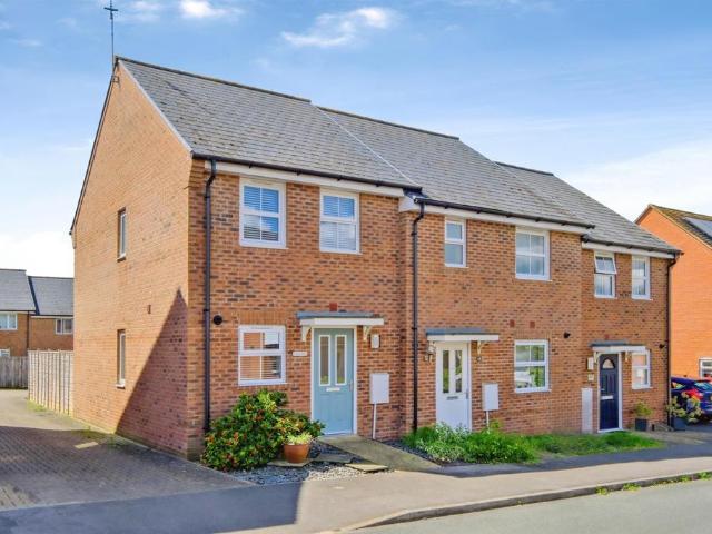 2 bedroom end of terrace house for sale