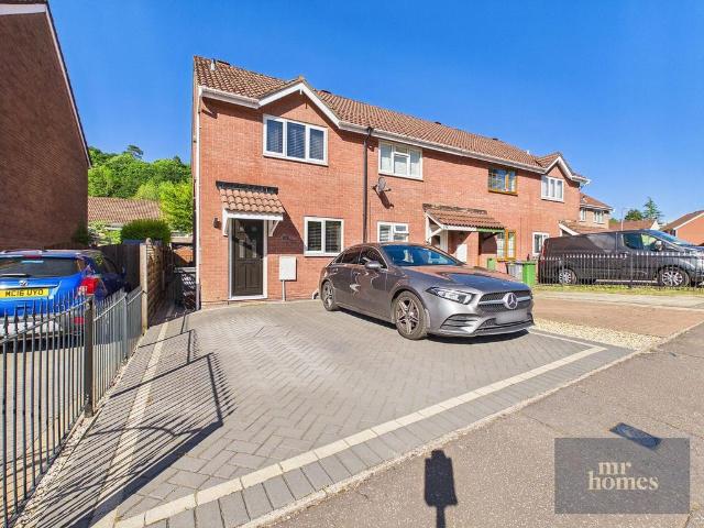 2 bedroom end of terrace house for sale