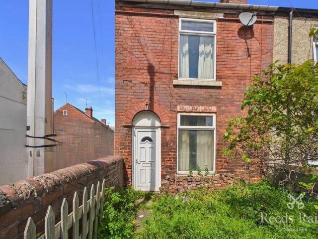 2 bedroom end of terrace house for sale