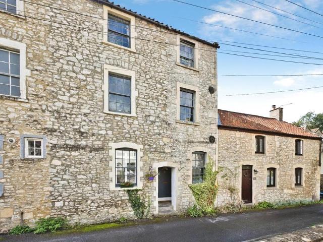 2 bedroom end of terrace house for sale