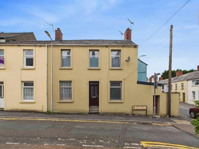 2 bedroom end of terrace house for sale