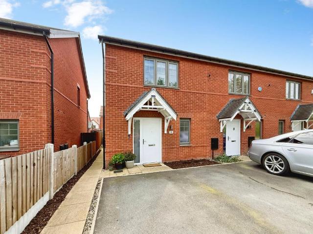 2 bedroom end of terrace house for sale