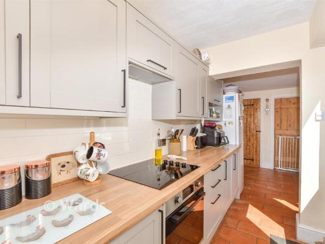 2 bedroom end of terrace house for sale