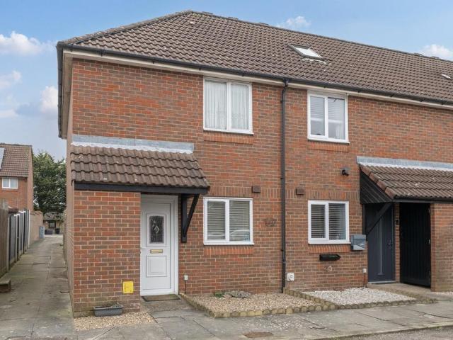 2 bedroom end of terrace house for sale