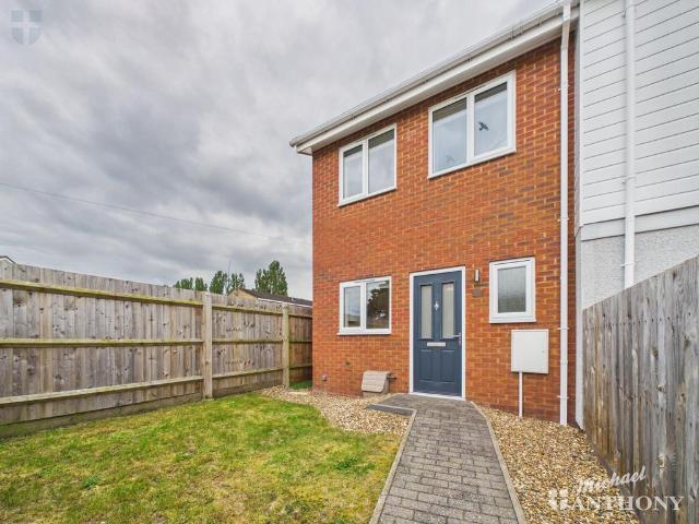2 bedroom end of terrace house for sale