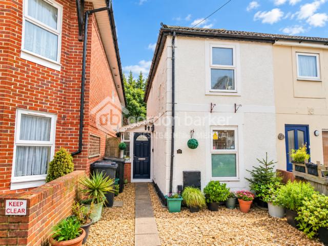 2 bedroom end of terrace house for sale
