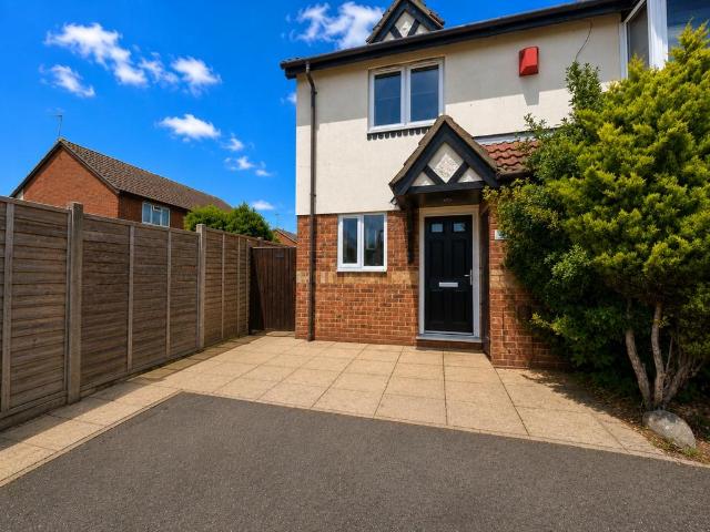 2 bedroom end of terrace house for sale