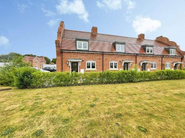 2 bedroom end of terrace house for sale