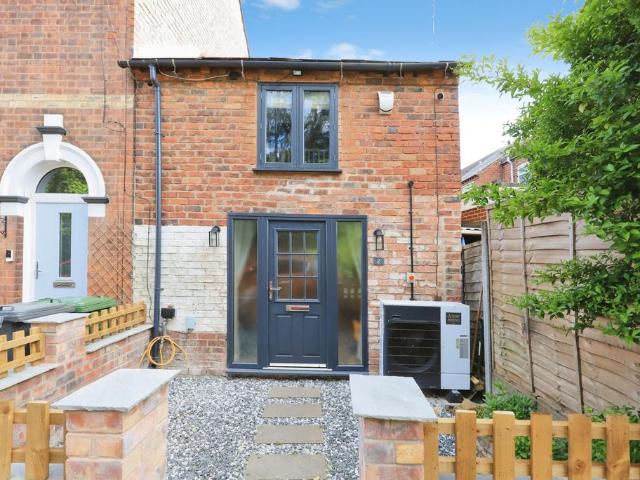 2 bedroom end of terrace house for sale