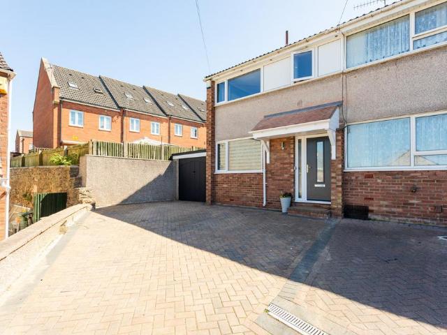 2 bedroom end of terrace house for sale