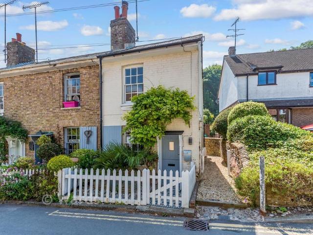 2 bedroom end of terrace house for sale