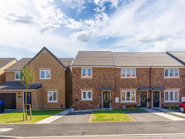2 bedroom end of terrace house for sale