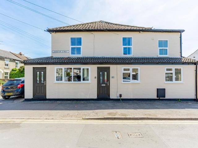 2 bedroom end of terrace house for sale