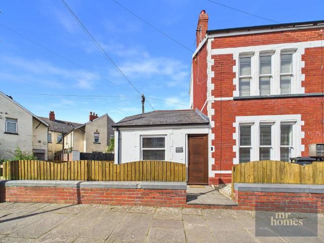 2 bedroom end of terrace house for sale