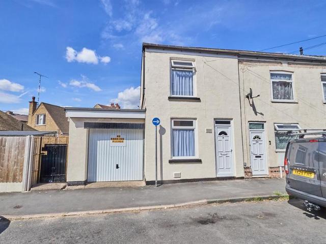 2 bedroom end of terrace house for sale