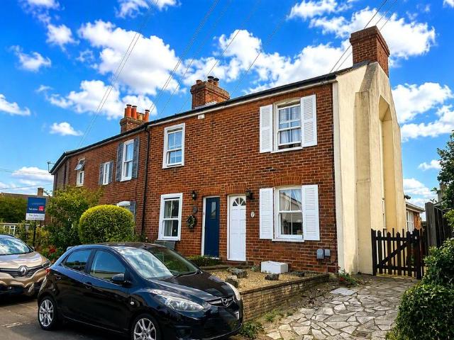 2 bedroom end of terrace house for sale
