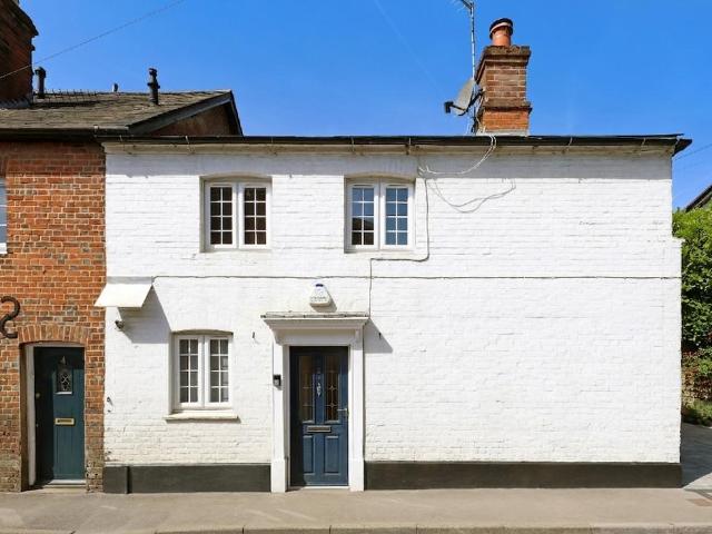 2 bedroom end of terrace house for sale