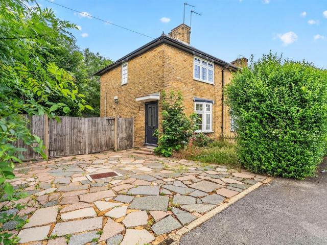 2 bedroom end of terrace house for sale