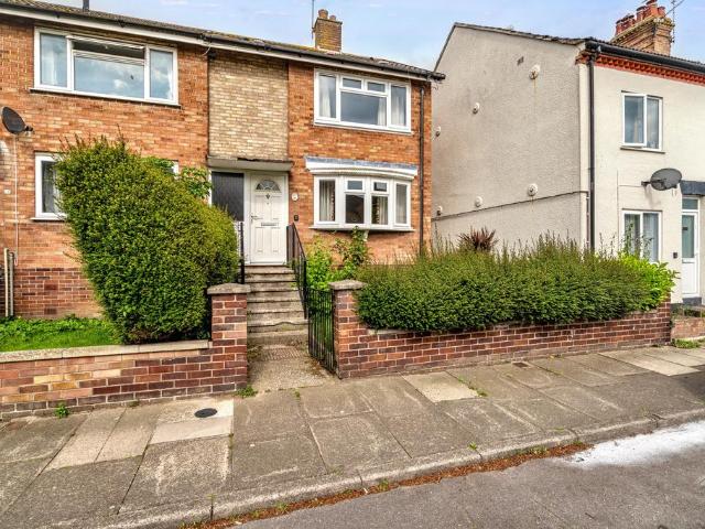 2 bedroom end of terrace house for sale