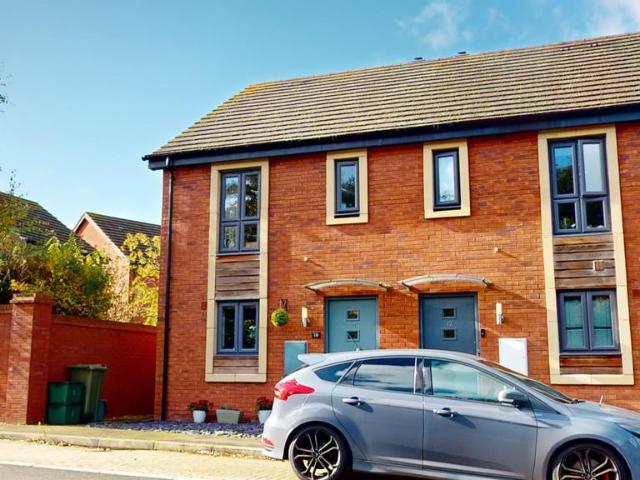2 bedroom end of terrace house for sale