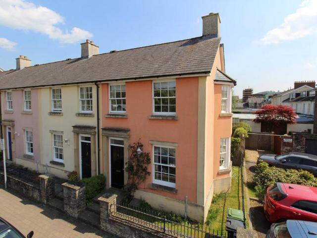 2 bedroom end of terrace house for sale