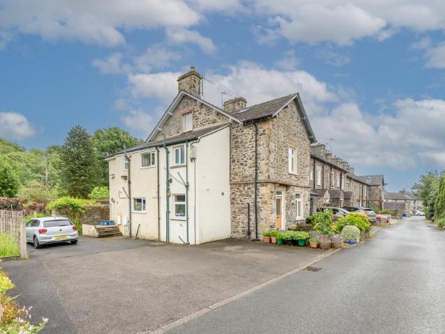 2 bedroom end of terrace house for sale