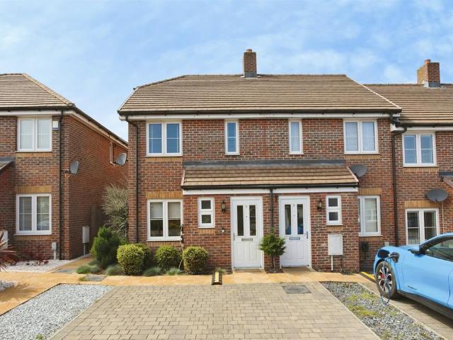 2 bedroom end of terrace house for sale