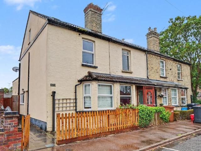2 bedroom end of terrace house for sale