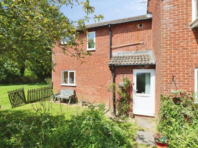 2 bedroom end of terrace house for sale