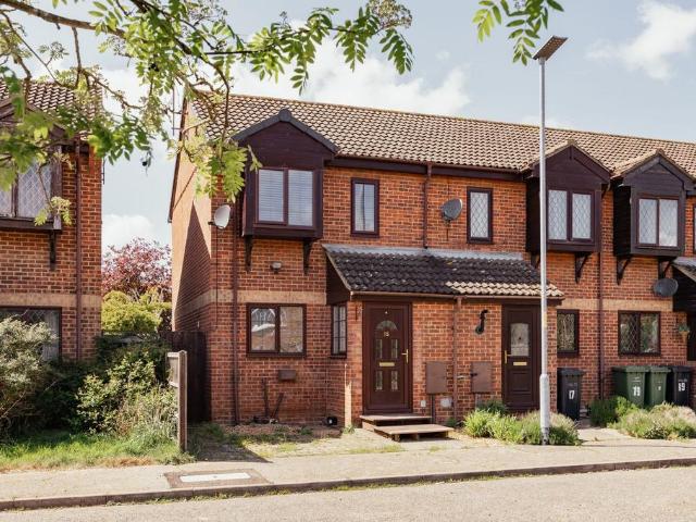 2 bedroom end of terrace house for sale
