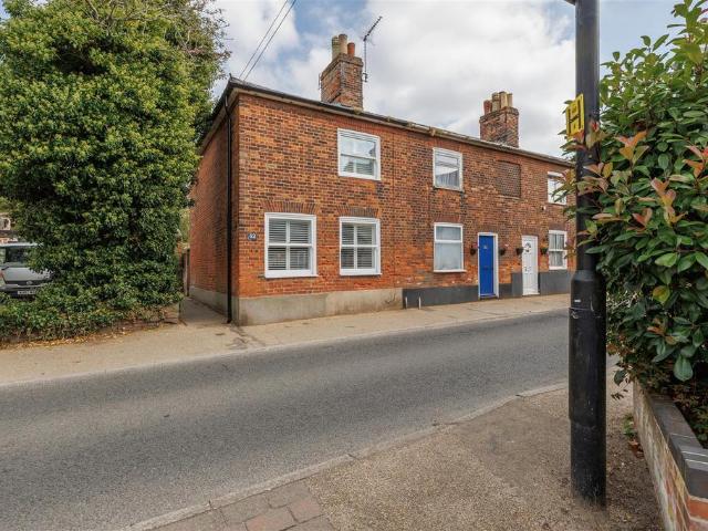 2 bedroom end of terrace house for sale