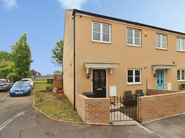2 bedroom end of terrace house for sale