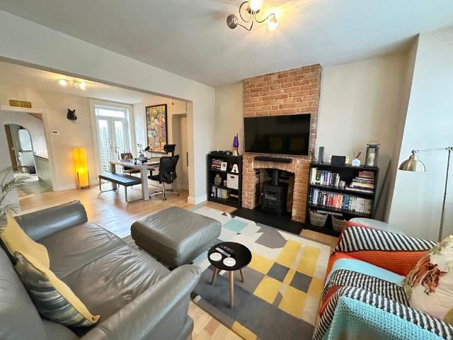 2 bedroom end of terrace house for sale